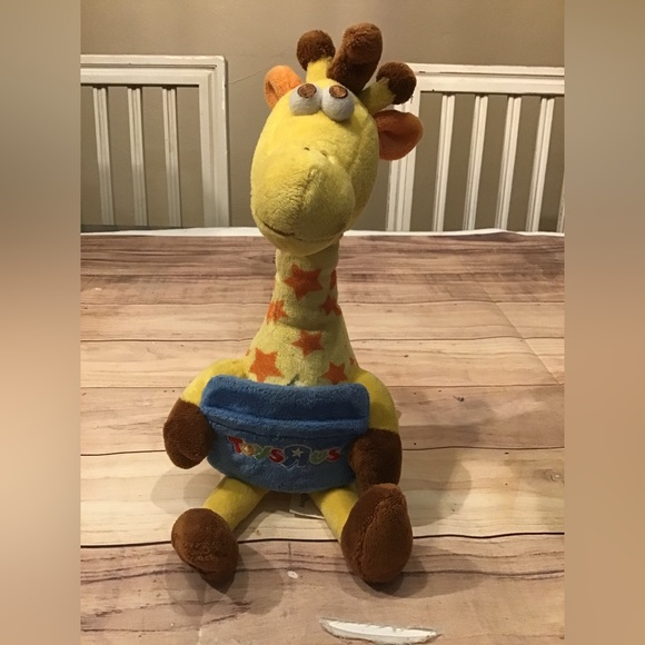 toys r us | Toys | Toys R Us Geoffrey The Giraffe 3 Card Holder R Plush | Poshmark